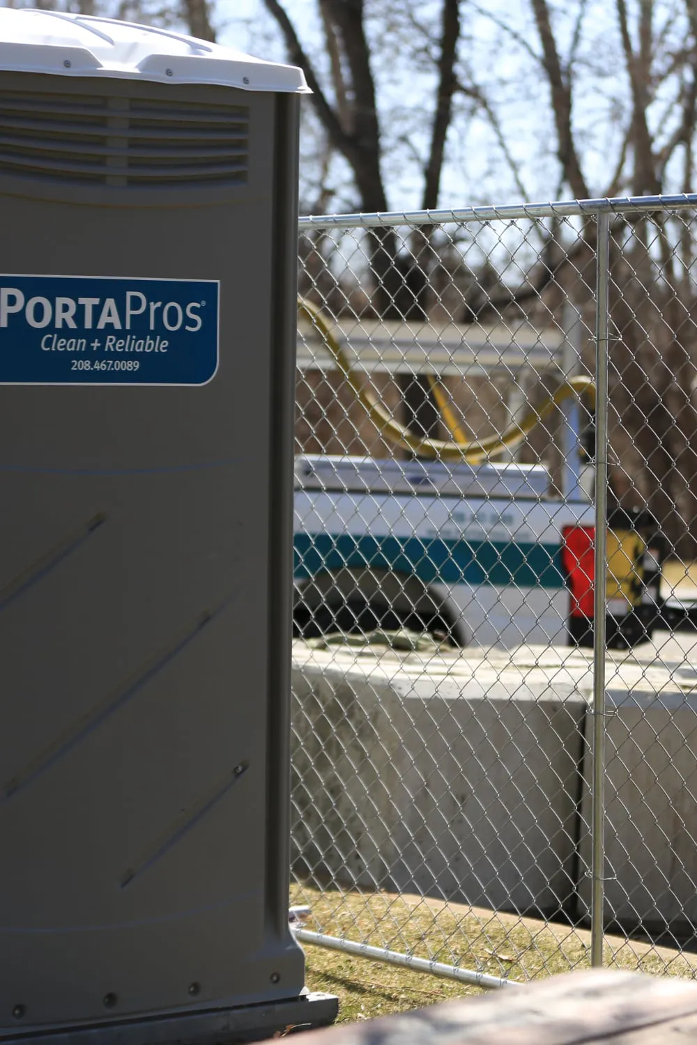 Why Commercial Construction Sites Need Temporary Fencing