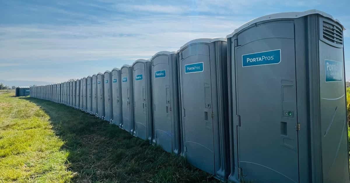 Understanding Portable Toilet Rental Costs & Hidden Fees