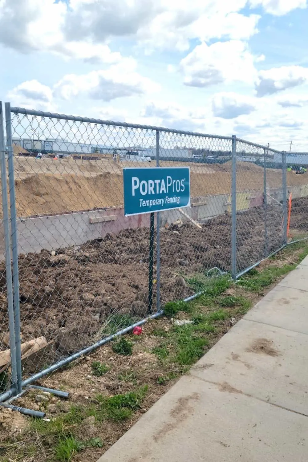 Understanding Temporary Fencing Rental Costs & Hidden Fees