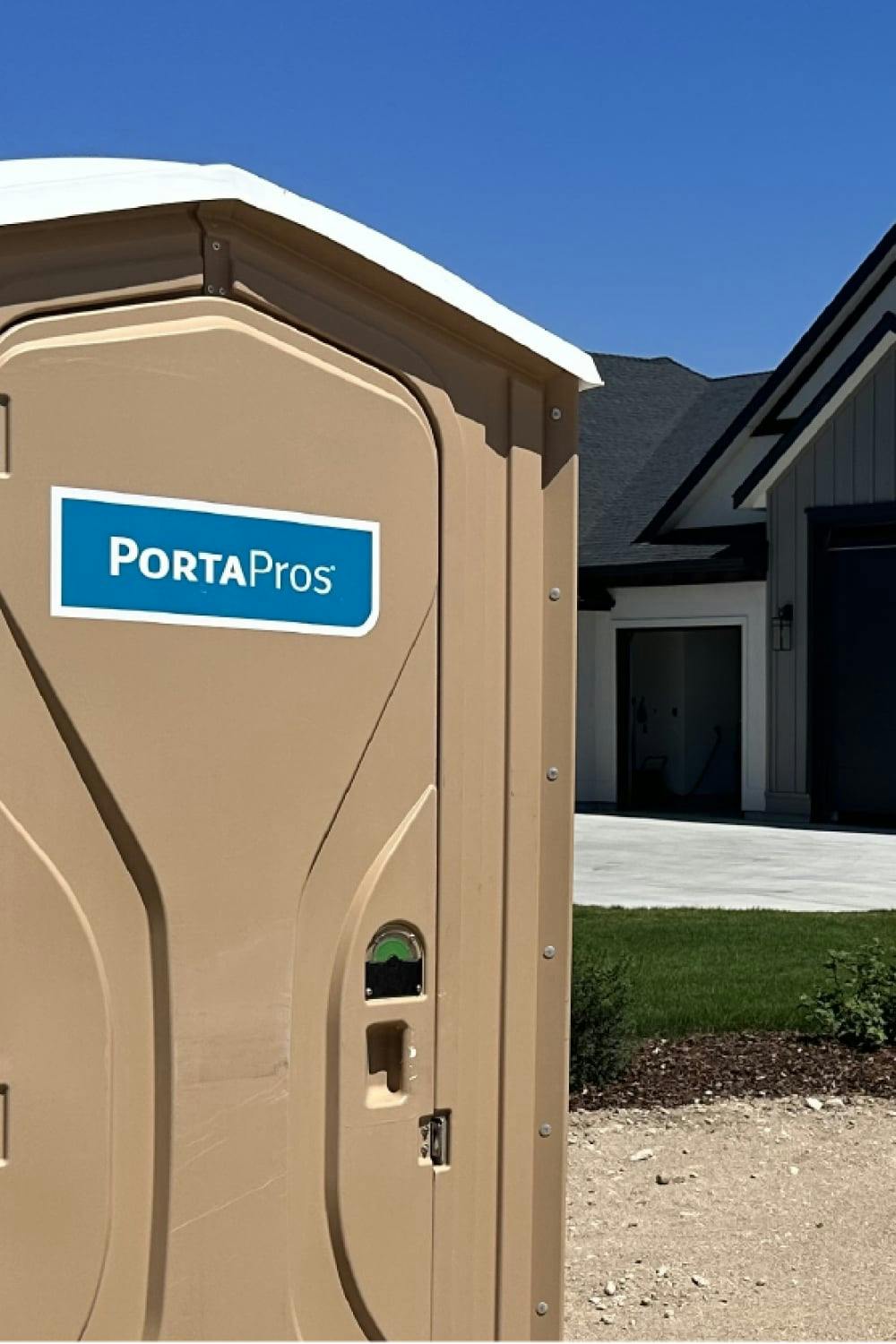 Guide to Choosing Porta Potty Rentals for Home Builders